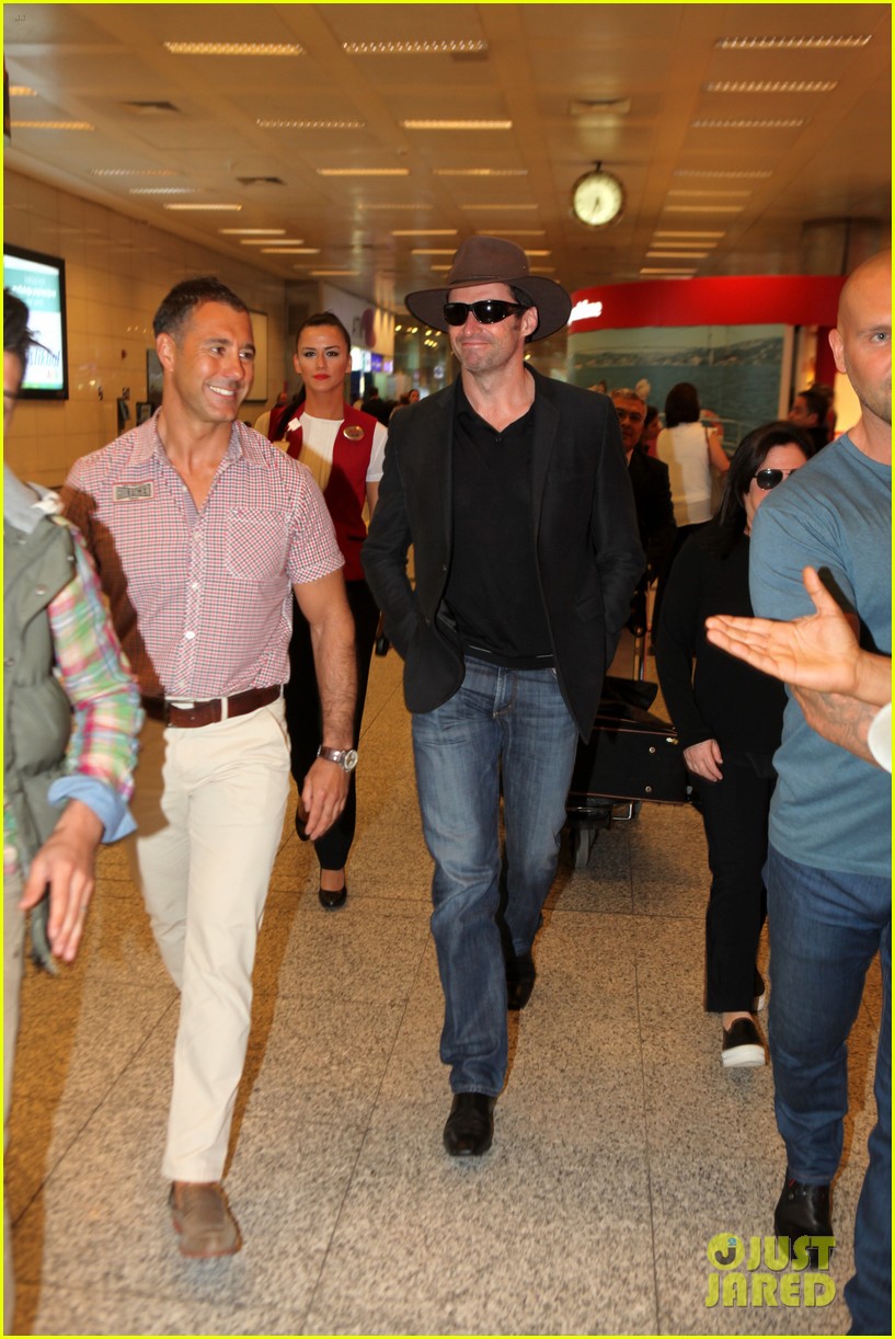 Hugh Jackman Happily Touches Down in Istanbul: Photo 3381665 | Hugh ...