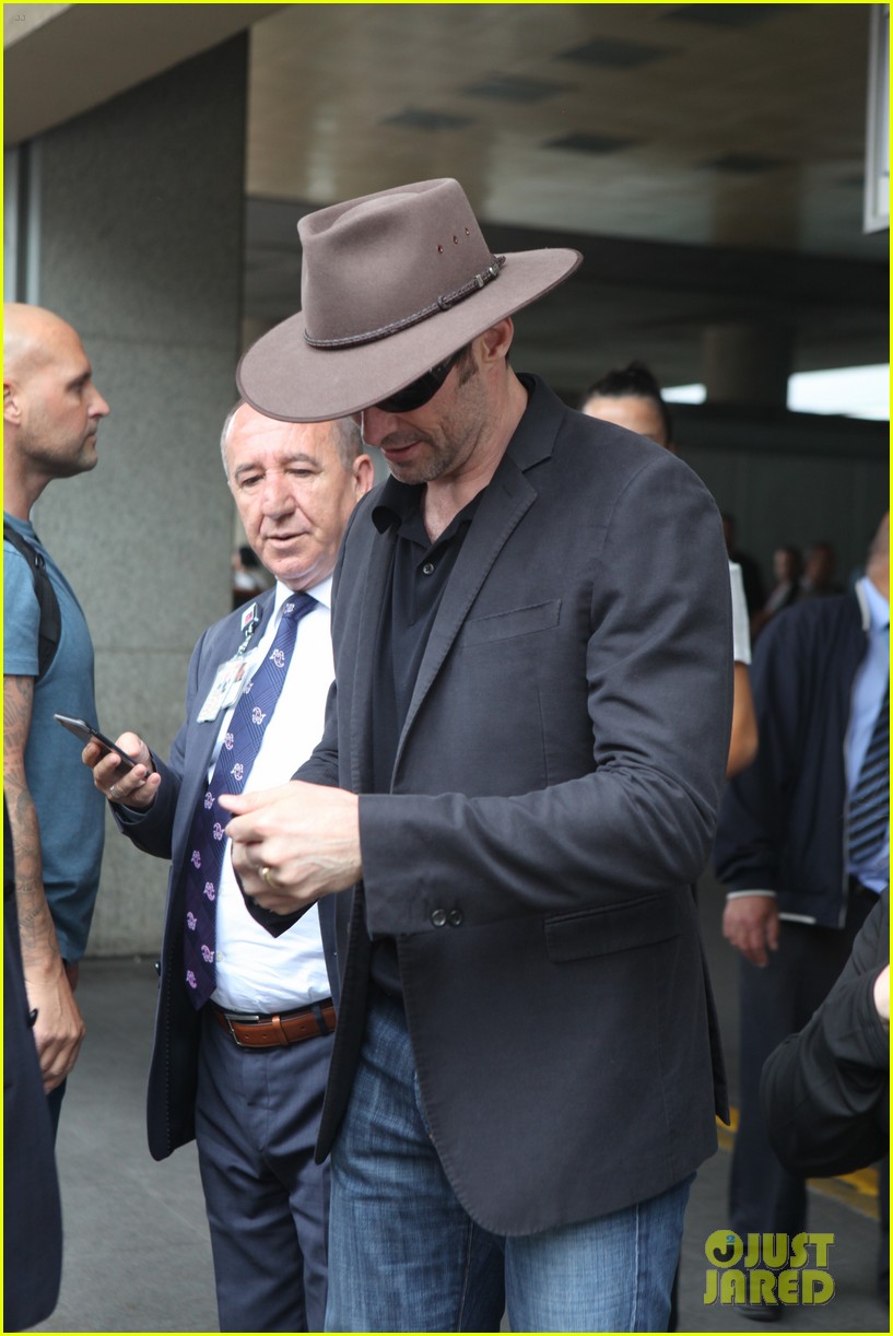 Hugh Jackman Happily Touches Down in Istanbul: Photo 3381671 | Hugh ...
