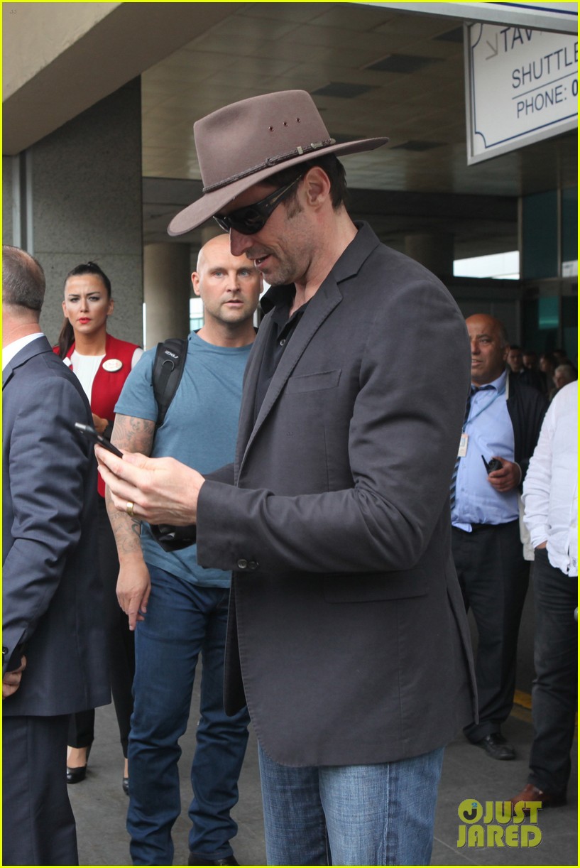 Hugh Jackman Happily Touches Down in Istanbul: Photo 3381673 | Hugh ...