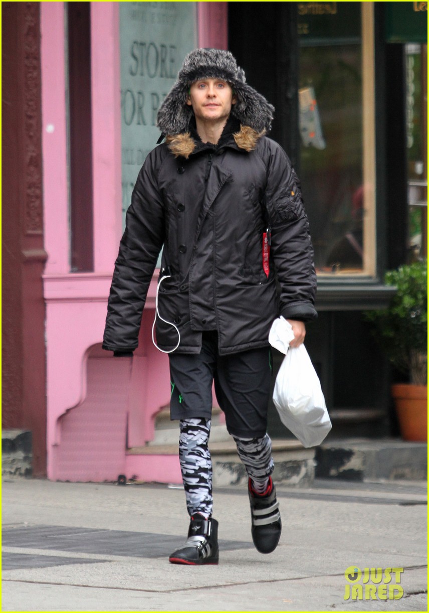 Sleepy Jared Leto Yawns Away in New York City: Photo 3376690 | Jared ...