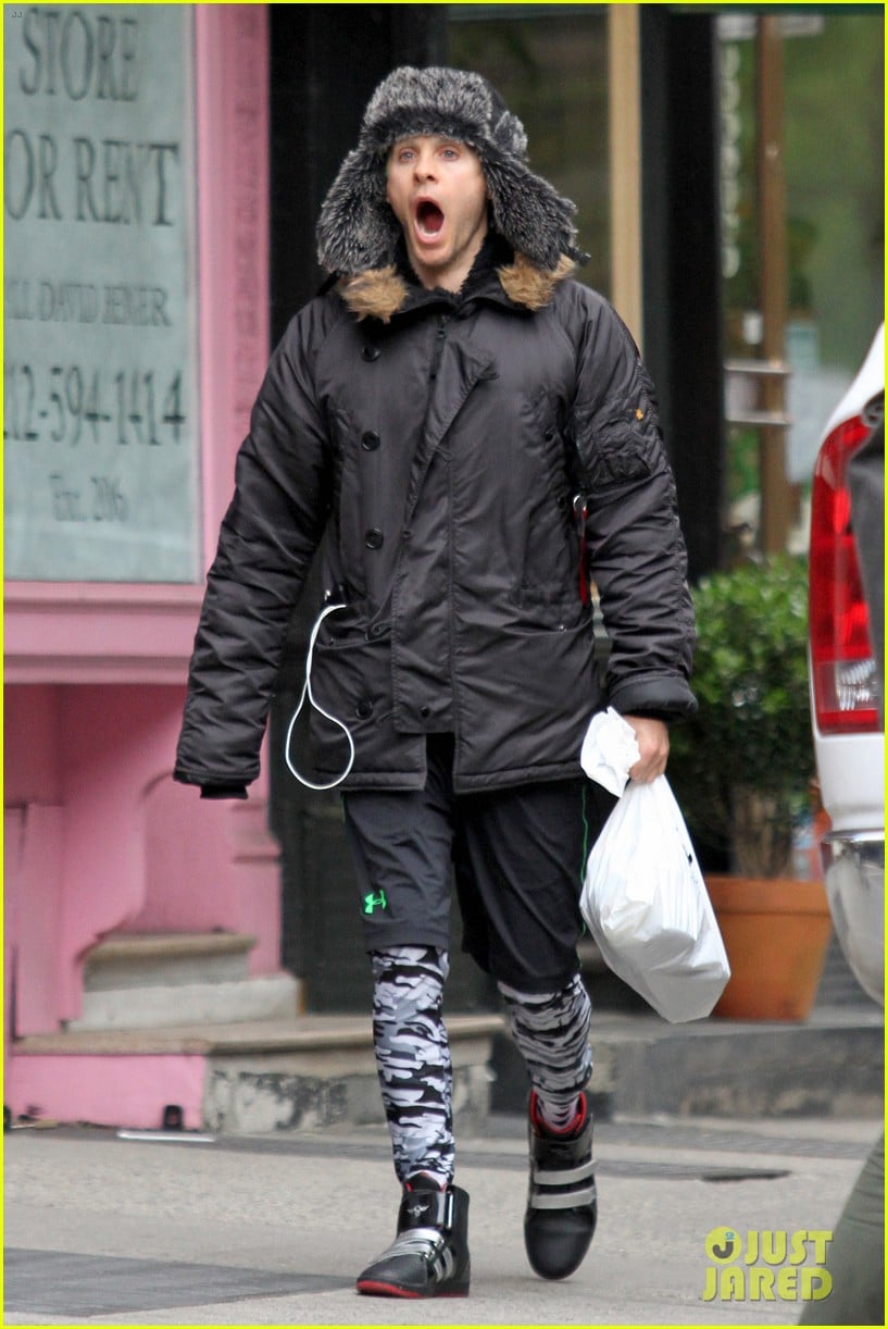 Sleepy Jared Leto Yawns Away in New York City: Photo 3376692 | Jared ...