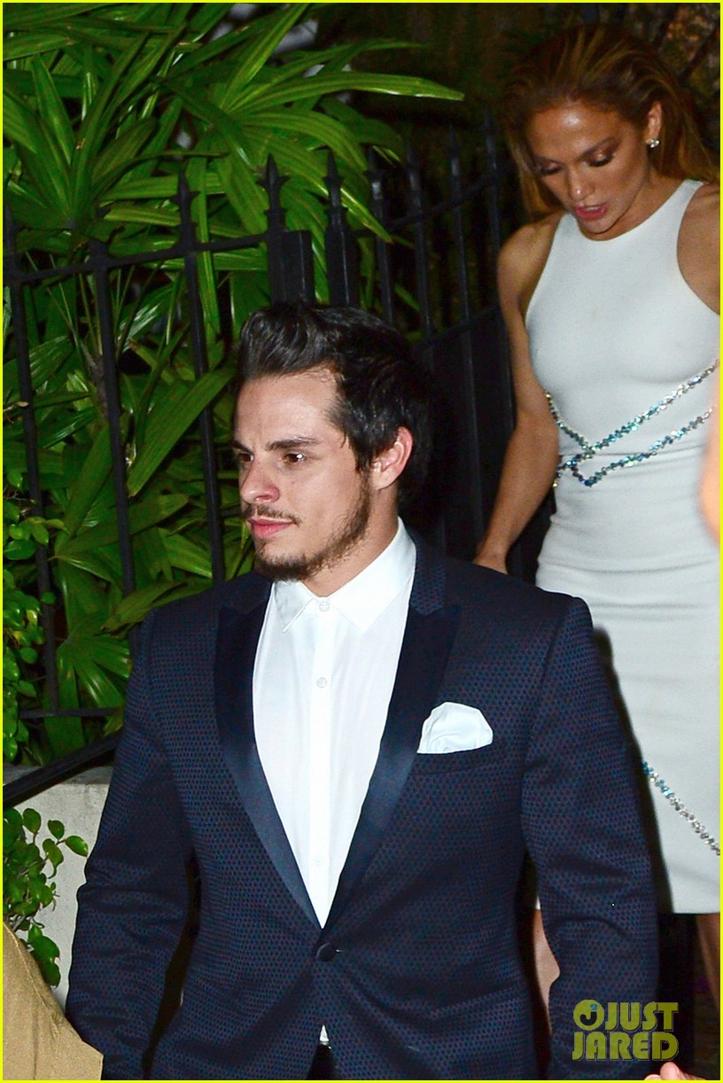 Jennifer Lopez Grabs Dinner With Casper Smart After Selena Tribute ...