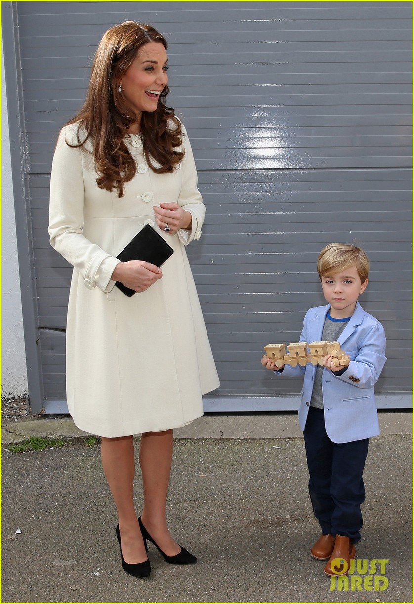 Kate Middleton Gives Birth to Royal Baby Girl!: Photo 3360641 ...