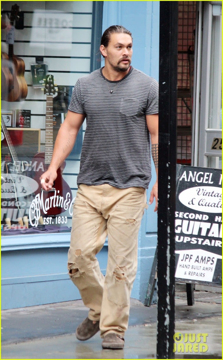 Jason Momoa Shows Off His Aquaman Physique in London: Photo 3374505 ...