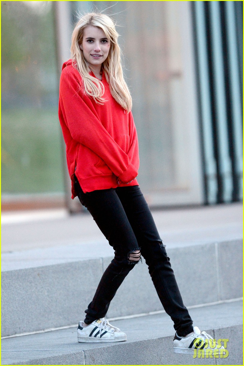 Emma Roberts & Dave Franco Share Big Smooch On 'Nerve' Set in Brooklyn!: Photo 3359943 | Dave ...