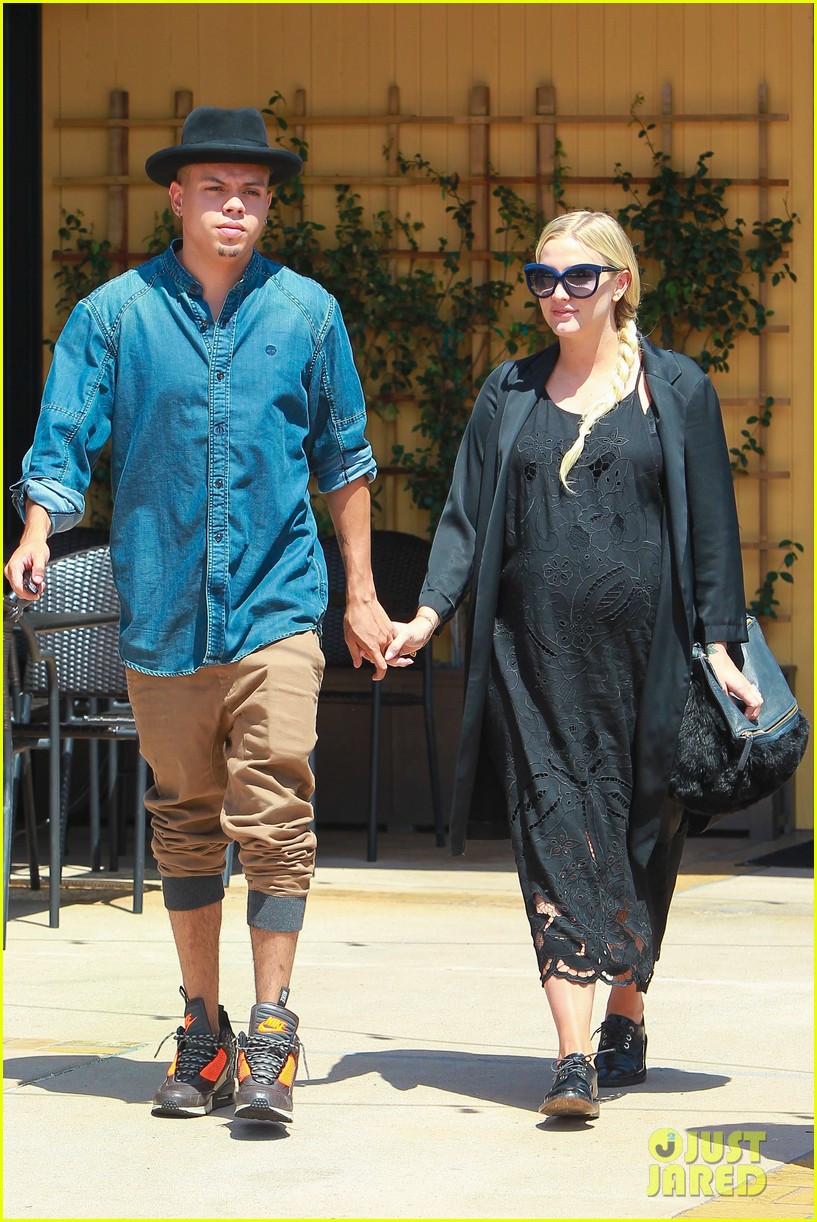 Ashlee Simpson's Husband Drops New Song 'How to Live Alone' - Listen ...