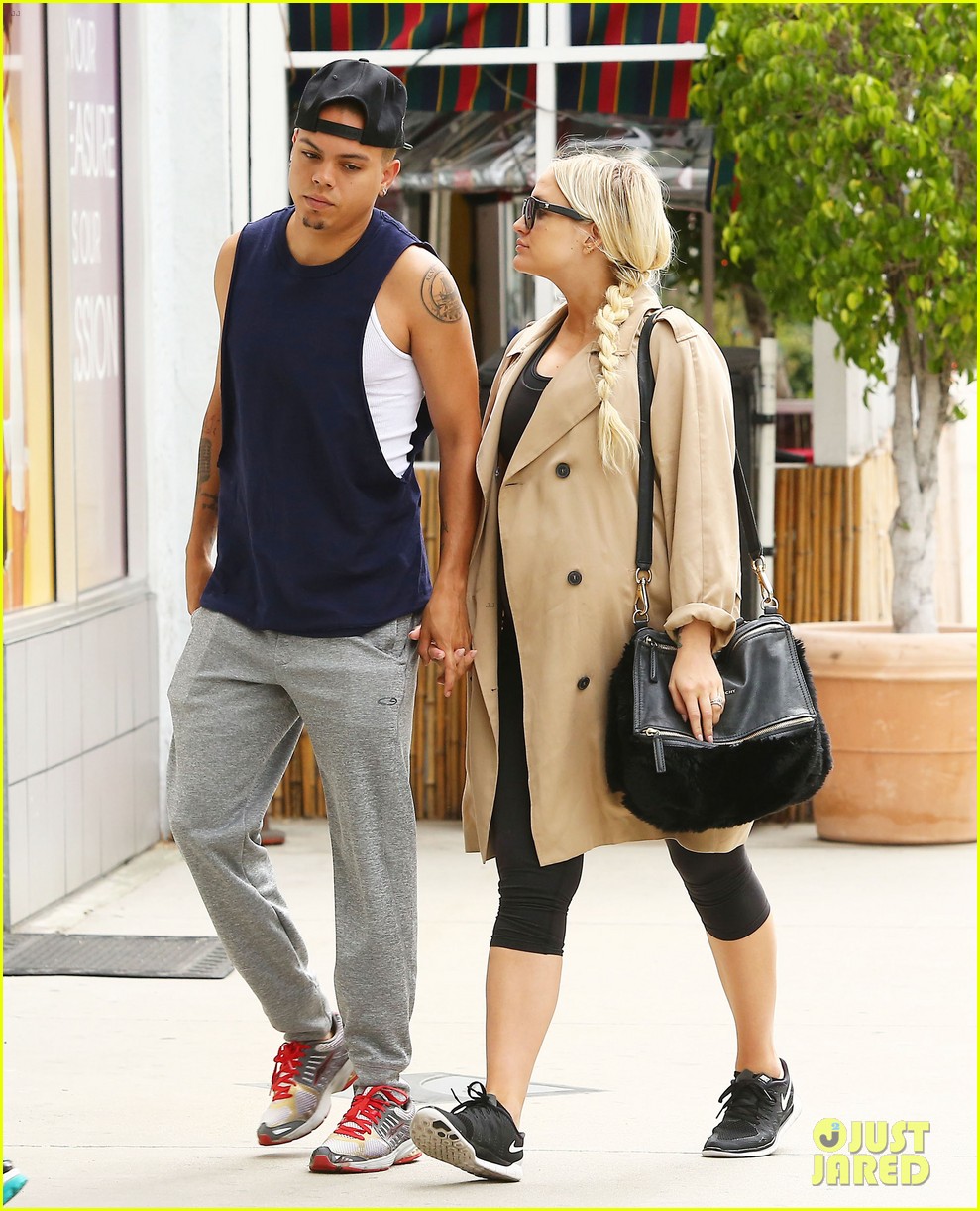 Ashlee Simpson's Husband Drops New Song 'How to Live Alone' - Listen ...