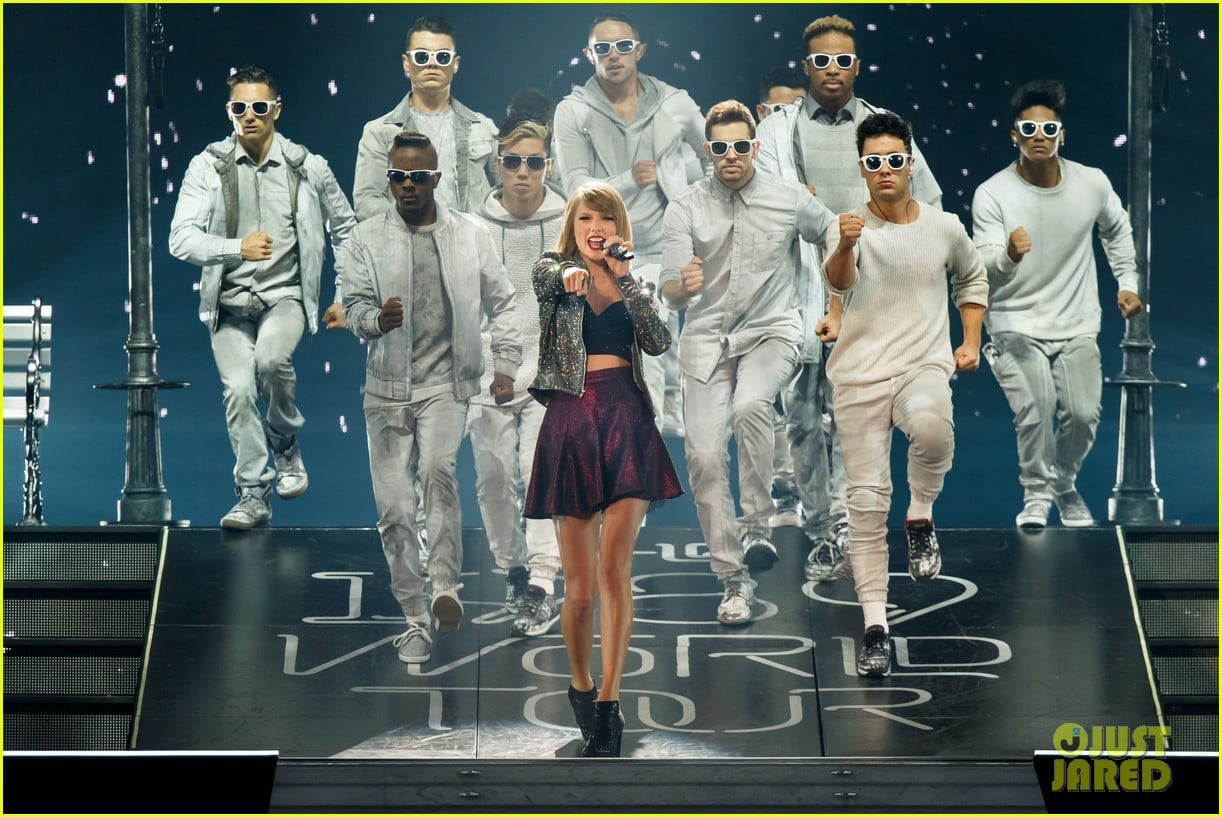 Taylor Swift Breaks Vevo Records with 'Bad Blood' Music Video: Photo ...