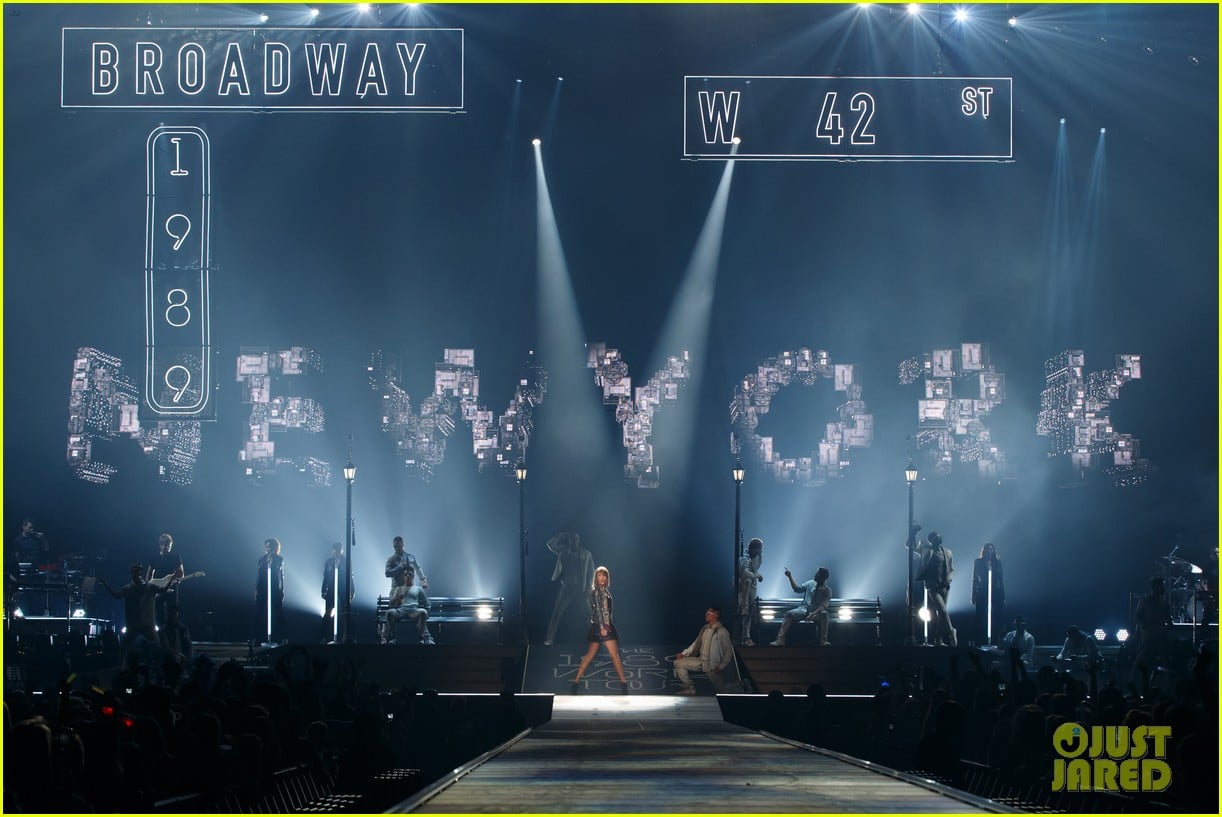 Taylor Swift Breaks Vevo Records with 'Bad Blood' Music Video: Photo ...