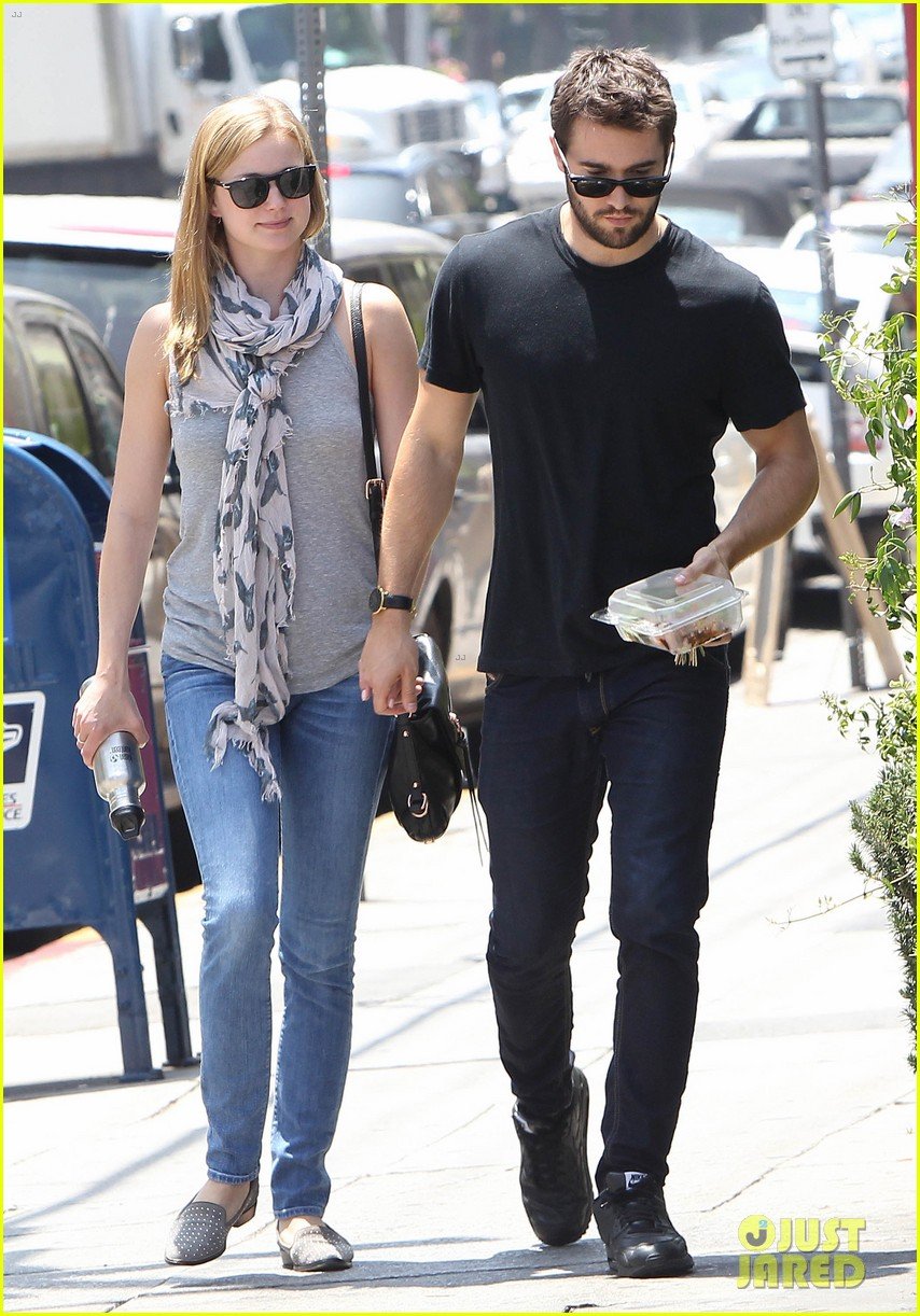 Emily VanCamp & Josh Bowman Are Still Going Strong!: Photo 3381853 ...