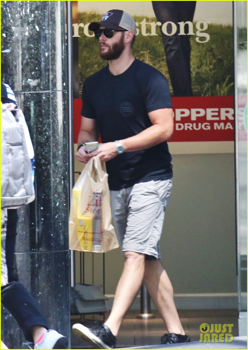 Jensen Ackles Is Still Sporting His 'Supernatural' Hiatus Beard!: Photo ...