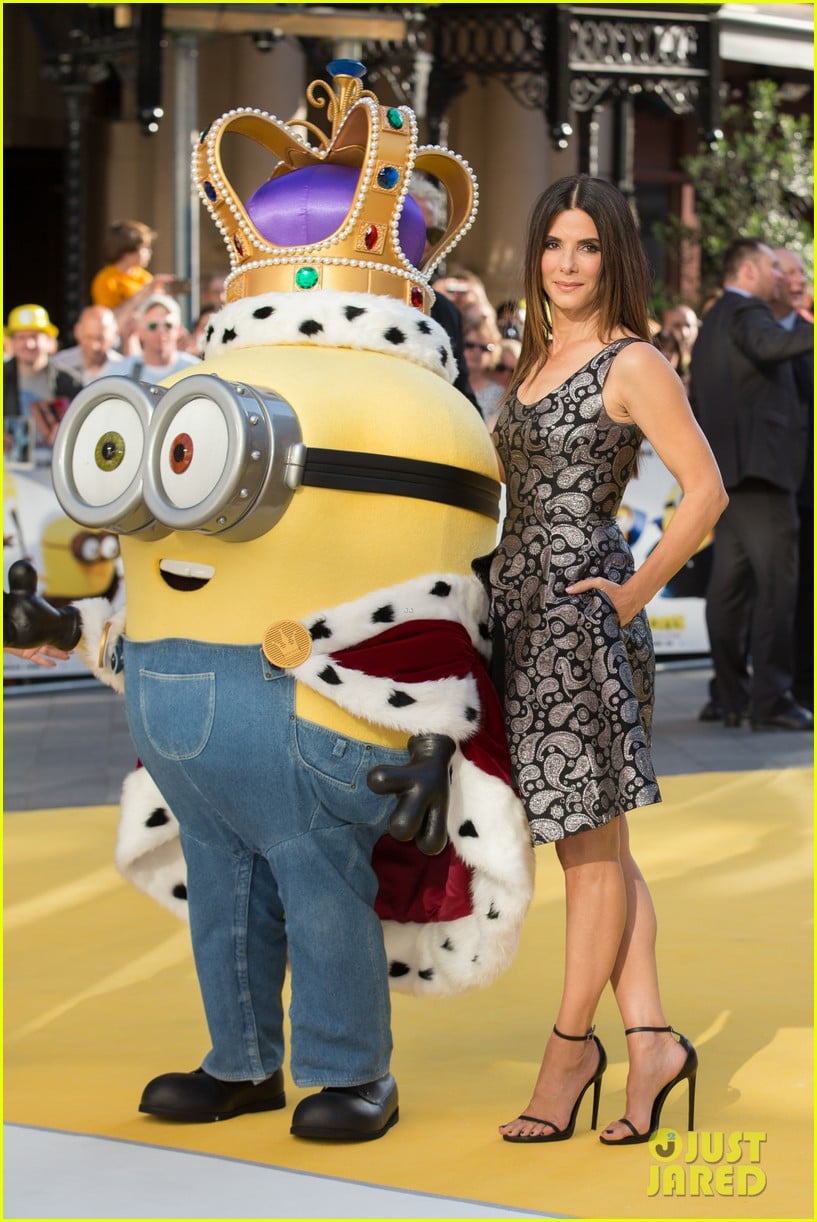 Sandra Bullock Meets the 'Minions' at London Premiere!: Photo 3391433 ...