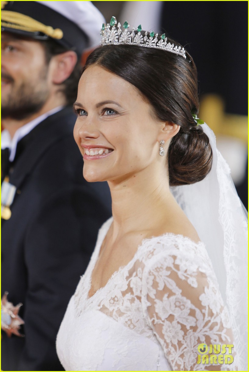Prince Carl Philip & Sofia Hellqvist Marry in Sweden - See Her Wedding Dress!: Photo 3393028 ...