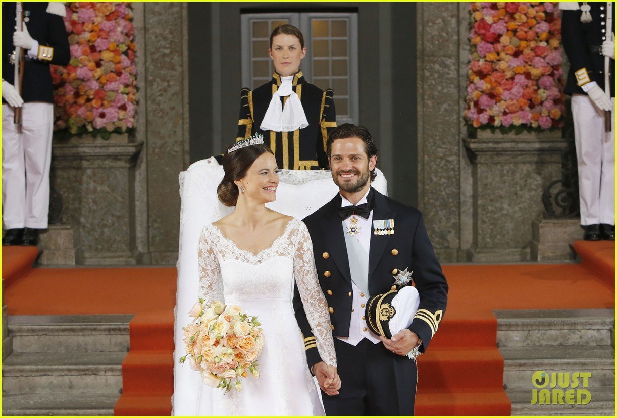 Prince Carl Philip & Sofia Hellqvist Marry in Sweden - See Her Wedding Dress!: Photo 3393033 ...