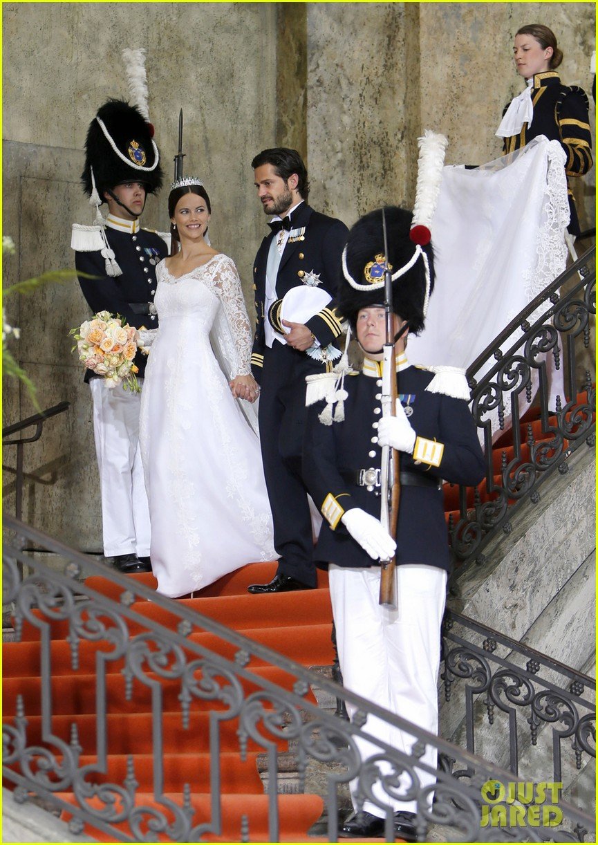Prince Carl Philip & Sofia Hellqvist Marry in Sweden - See Her Wedding Dress!: Photo 3393045 ...