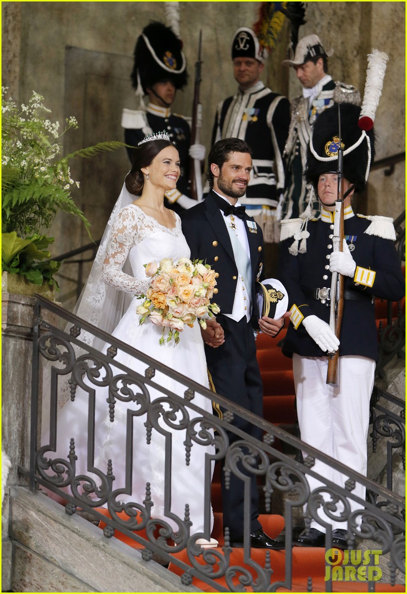 Prince Carl Philip & Sofia Hellqvist Marry in Sweden - See Her Wedding Dress!: Photo 3393047 ...