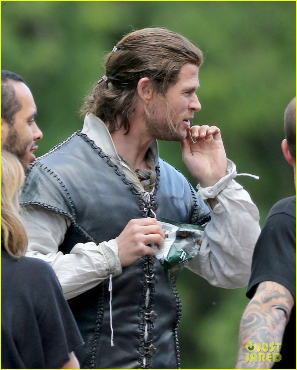 Chris Hemsworth & Jessica Chastain Continue to Film 'The Huntsman' in ...