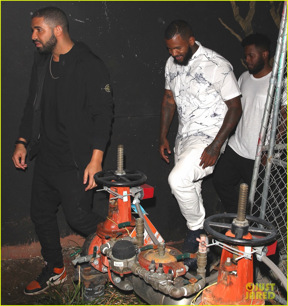 Drake & The Game Shoot '100' Music Video With Tons of People!: Photo ...