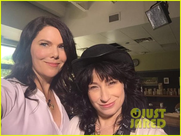 Lauren Graham's Two TV Daughters Meet For the First Time!: Photo ...