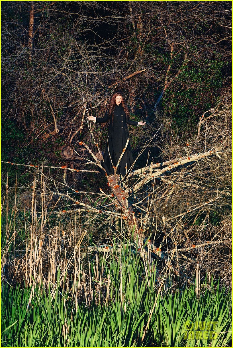 Lorde & Lena Dunham Bond Over Their Friendship With Taylor Swift: Photo ...