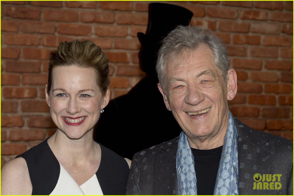 Ian McKellen & Patrick Stewart Share Friendly Kiss on the Lips: Photo ...