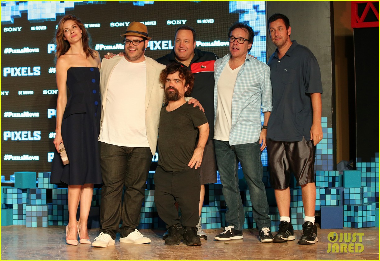 Michelle Monaghan & Adam Sandler's 'Pixels' Releases More Footage in ...