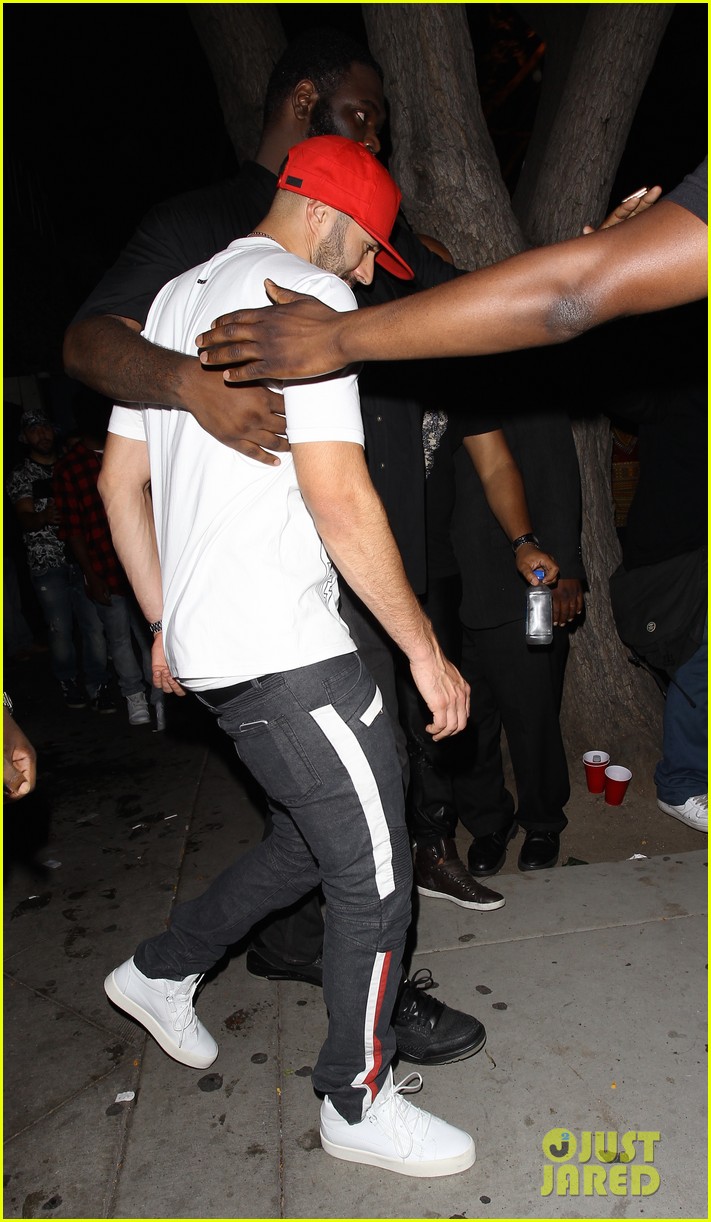 Rihanna & Soccer Star Karim Benzema Spend More Time Together: Photo ...