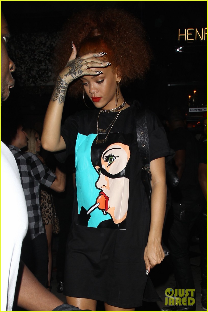 Rihanna & Soccer Star Karim Benzema Spend More Time Together: Photo ...