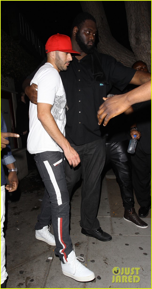 Rihanna & Soccer Star Karim Benzema Spend More Time Together: Photo ...