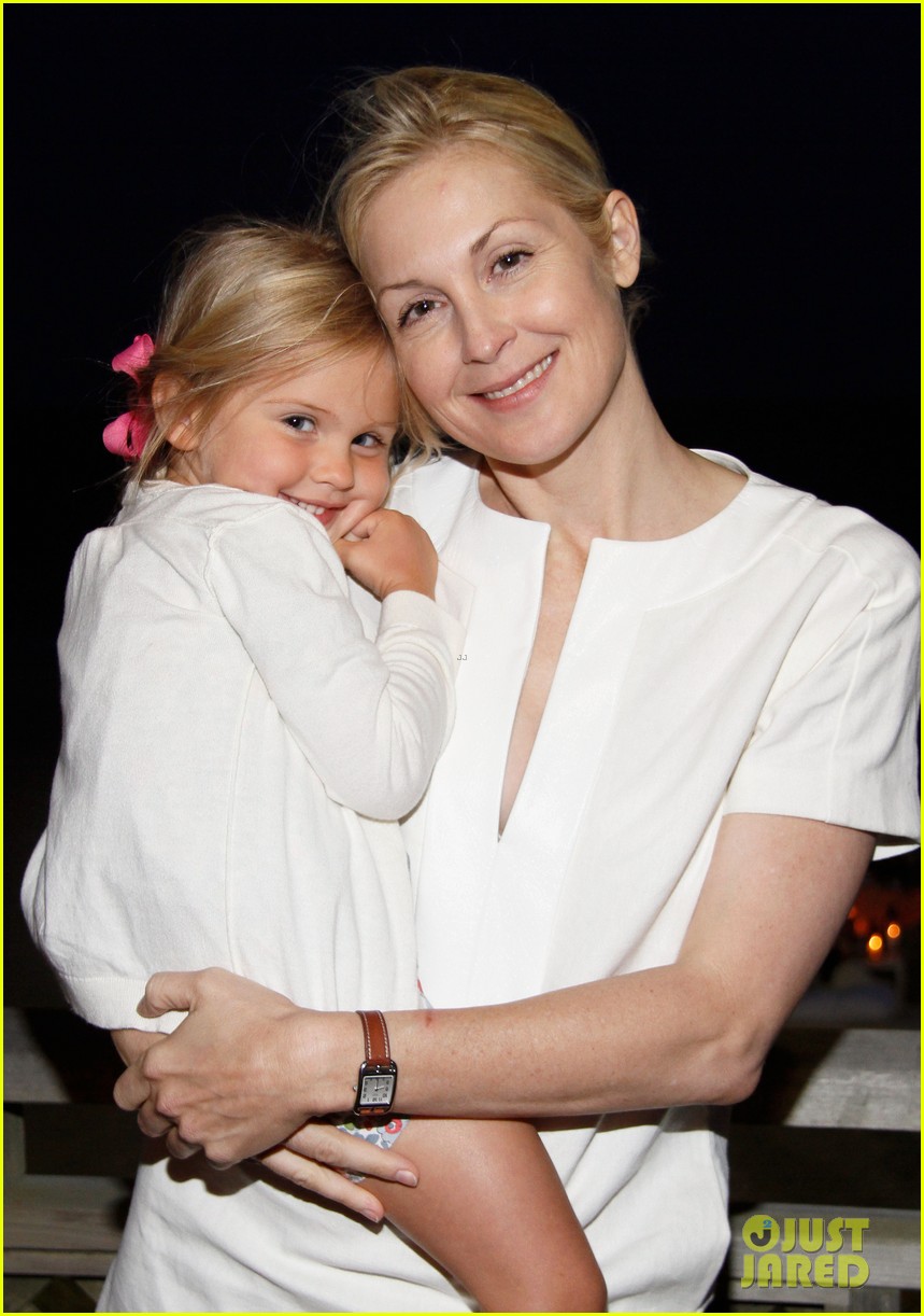 Kelly Rutherford's Kids Will Spend the Summer in the U.S.: Photo ...