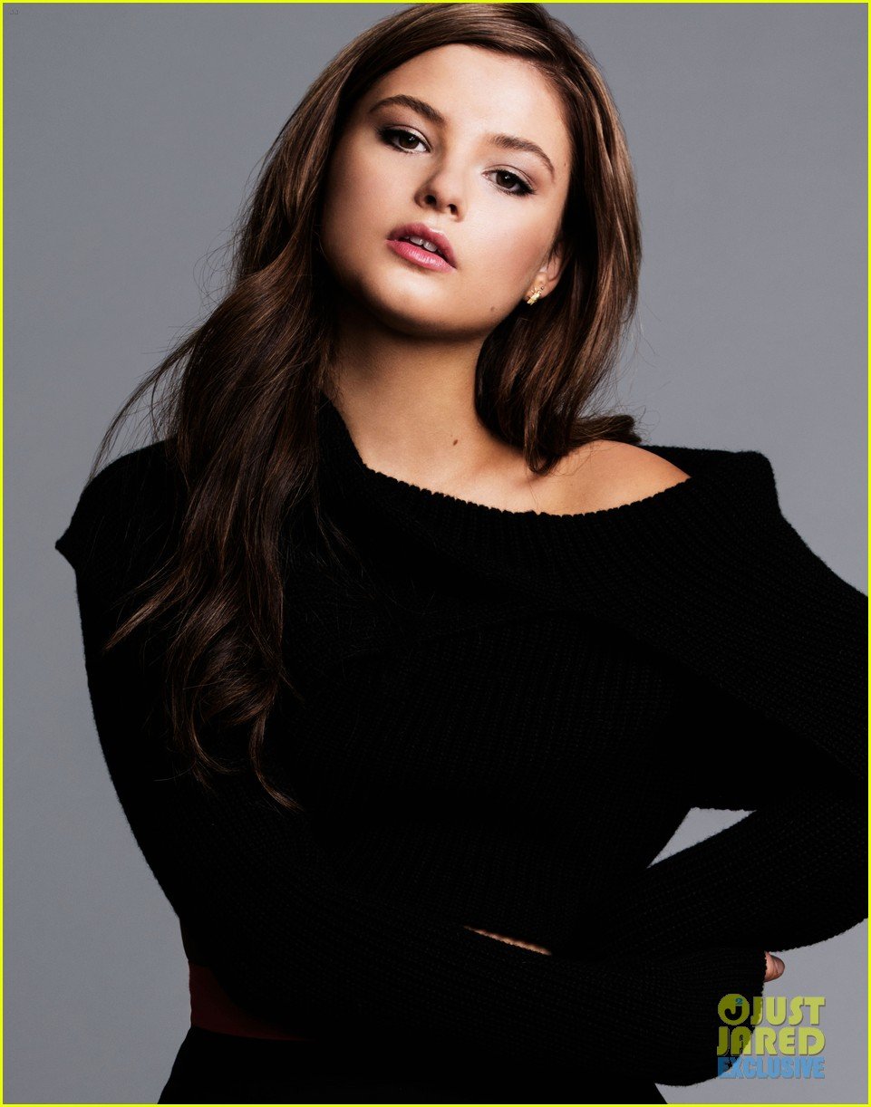 Stefanie Scott Is Far From 'Insidious' for Her JJ Portrait Session ...
