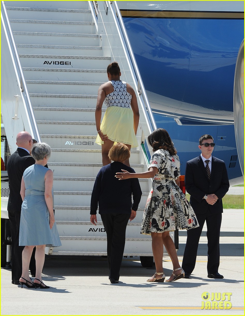 Michelle Obama Shares Shirtless Throwback Photo of the President for ...