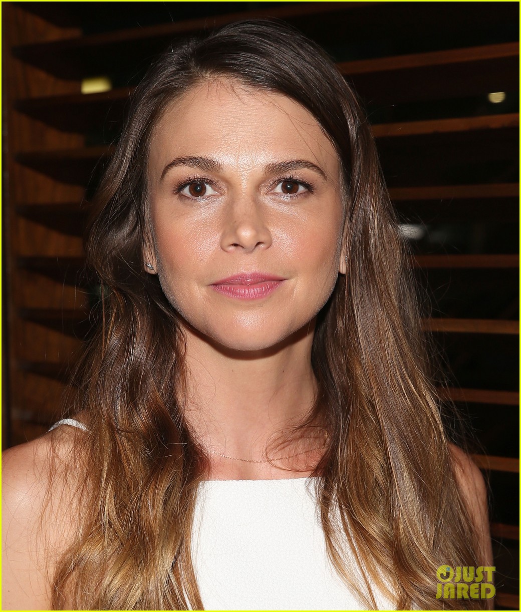 Sutton Foster Powers Through Laryngitis to Perform a Concert!: Photo ...