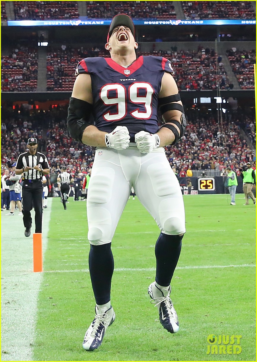 J.J. Watt Tackles Stage Rusher at Zac Brown Band Concert! (Video ...