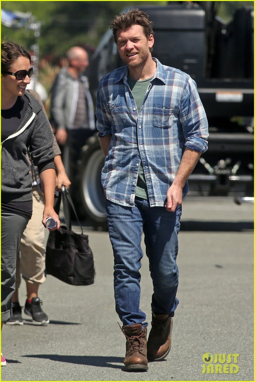 Sam Worthington Shows Some Chest Hair on 'Shack' Set: Photo 3402737 ...