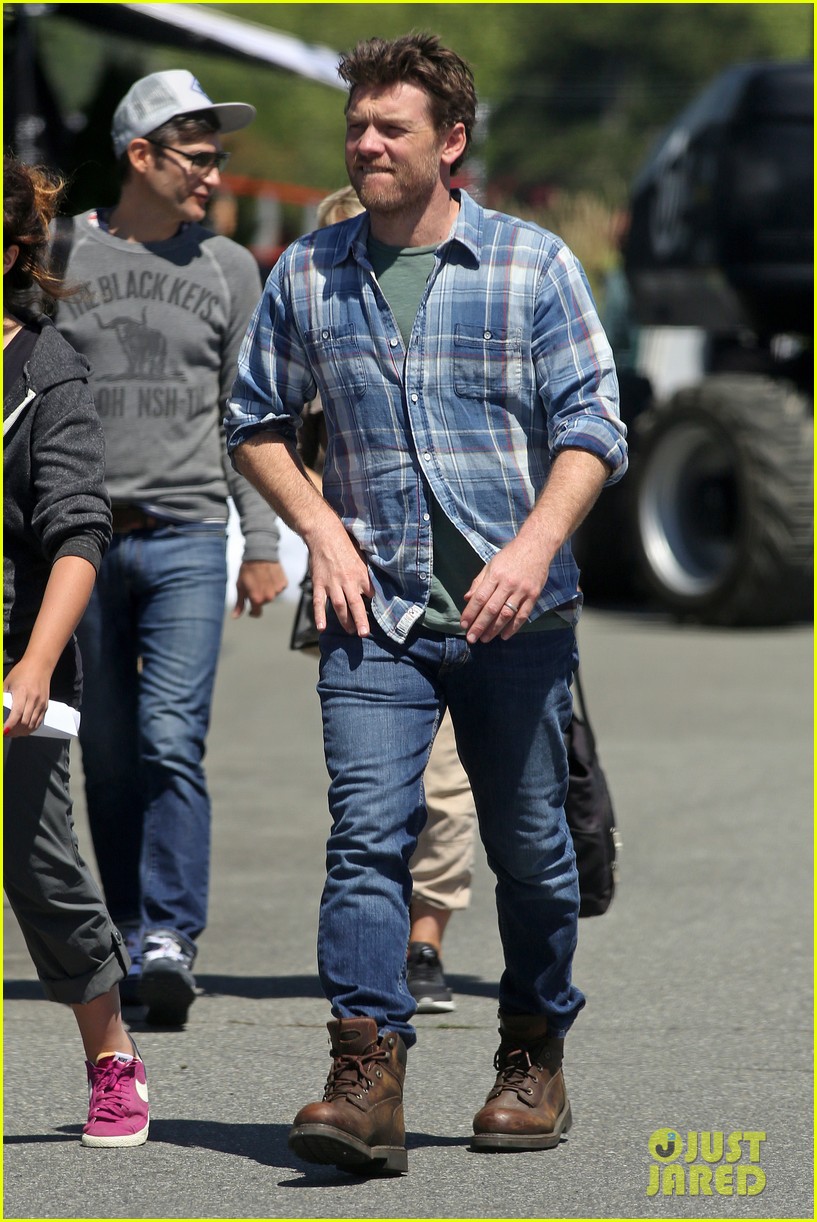 Sam Worthington Shows Some Chest Hair on 'Shack' Set: Photo 3402740 ...