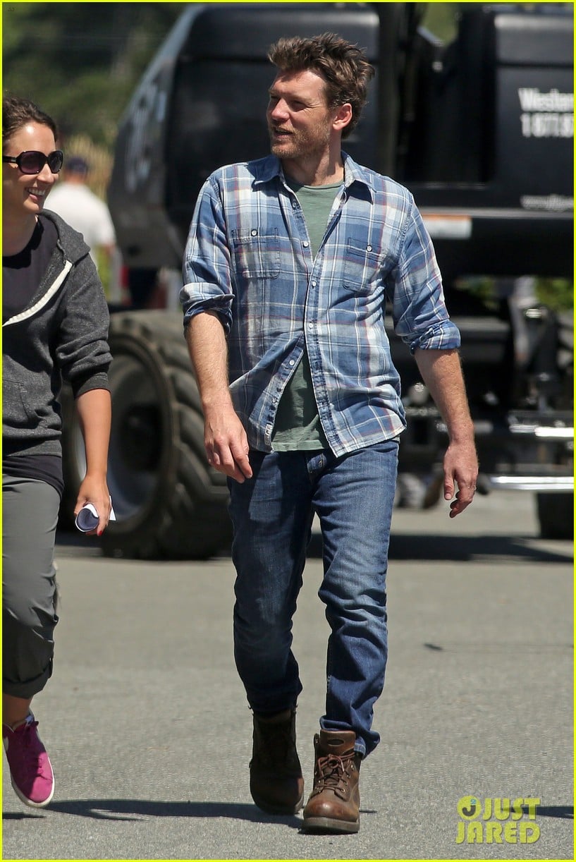 Sam Worthington Shows Some Chest Hair on 'Shack' Set: Photo 3402742 ...
