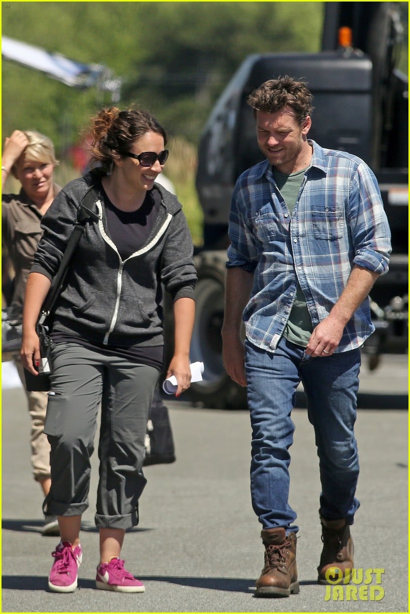 Sam Worthington Shows Some Chest Hair on 'Shack' Set: Photo 3402743 ...