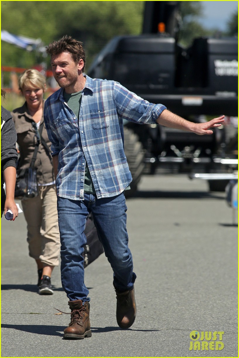 Sam Worthington Shows Some Chest Hair on 'Shack' Set: Photo 3402744 ...