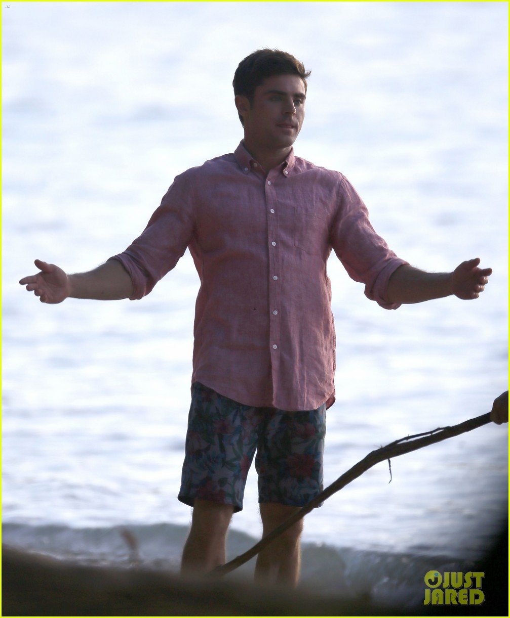 Zac Efron & Adam Devine Film Beach Argument in Hawaii: Photo 3393085 ...