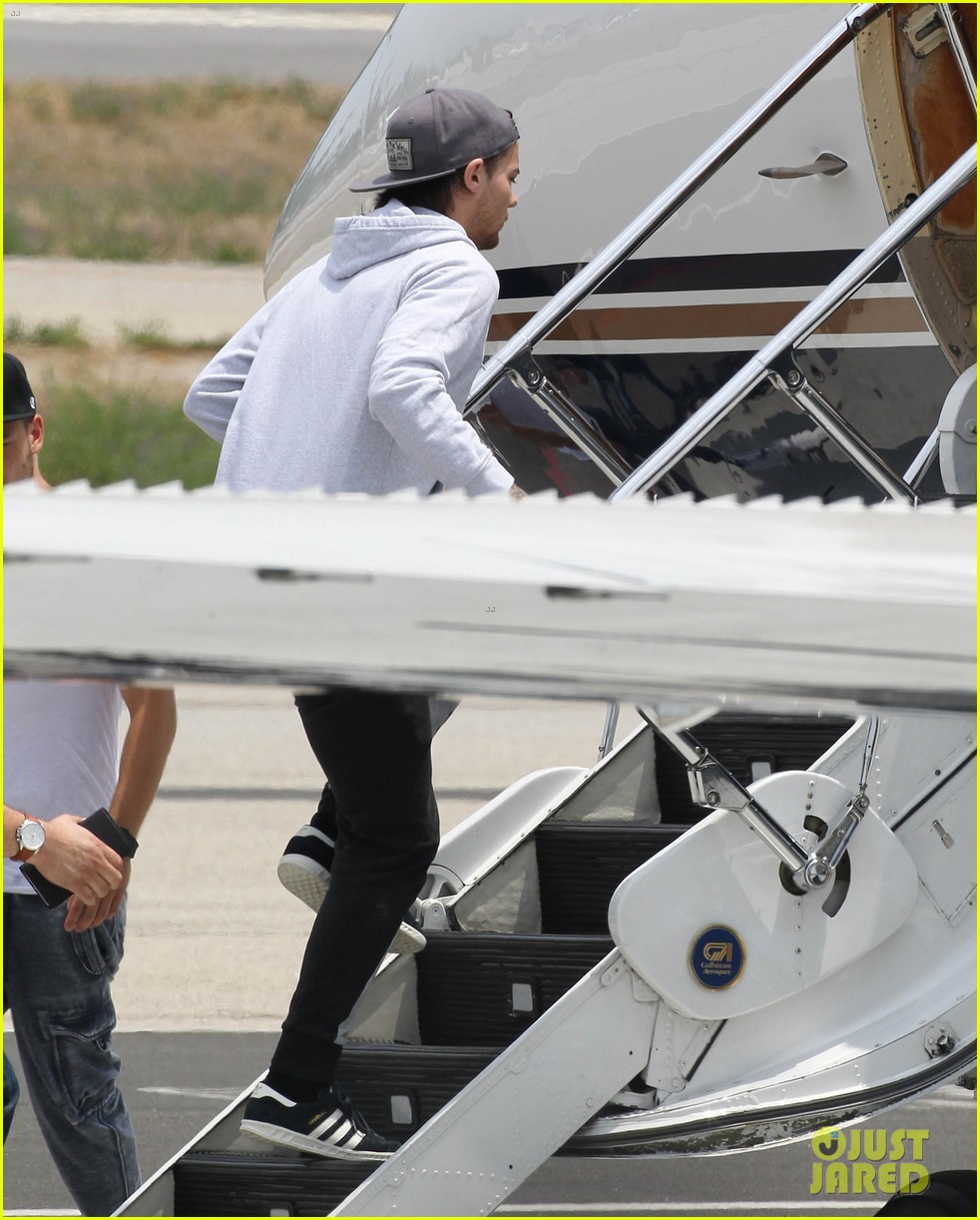 One Direction's Louis Tomlinson Thanks Fans for Support: Photo 3422068 ...