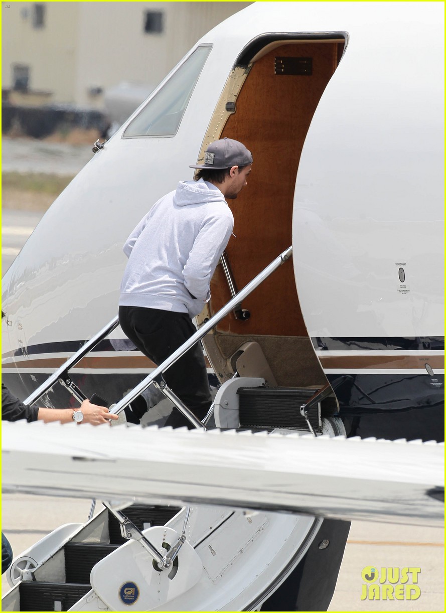 One Direction's Louis Tomlinson Thanks Fans for Support: Photo 3422069 ...