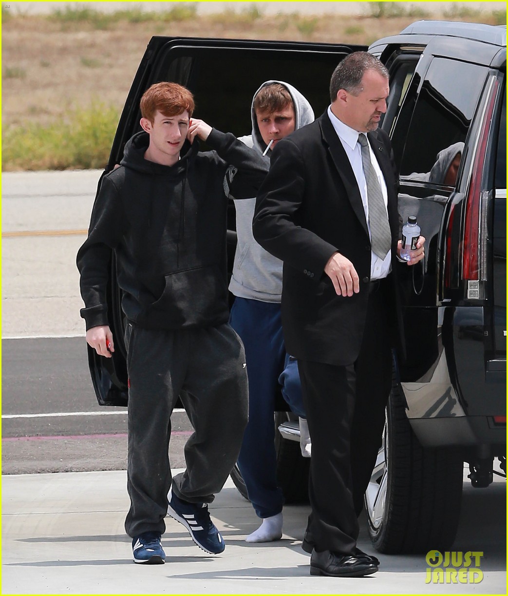 One Direction's Louis Tomlinson Thanks Fans for Support: Photo 3422075 ...