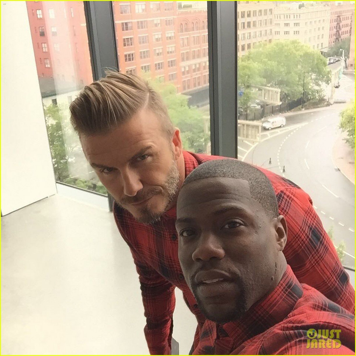 David Beckham & Kevin Hart Are Adorable Twins For H&M Campaign: Photo ...