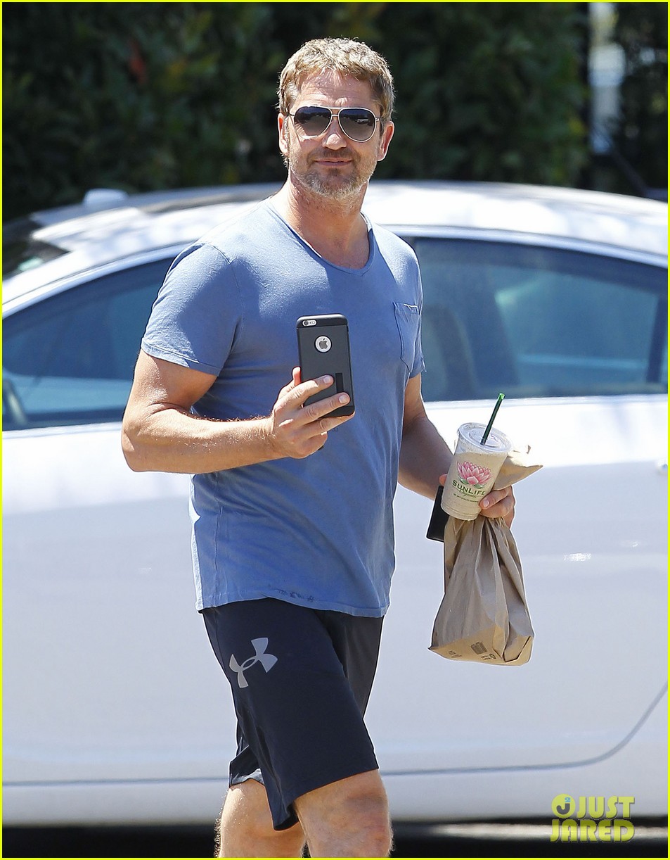 Gerard Butler Kicks Major Butt in 'London Has Fallen' Still: Photo ...