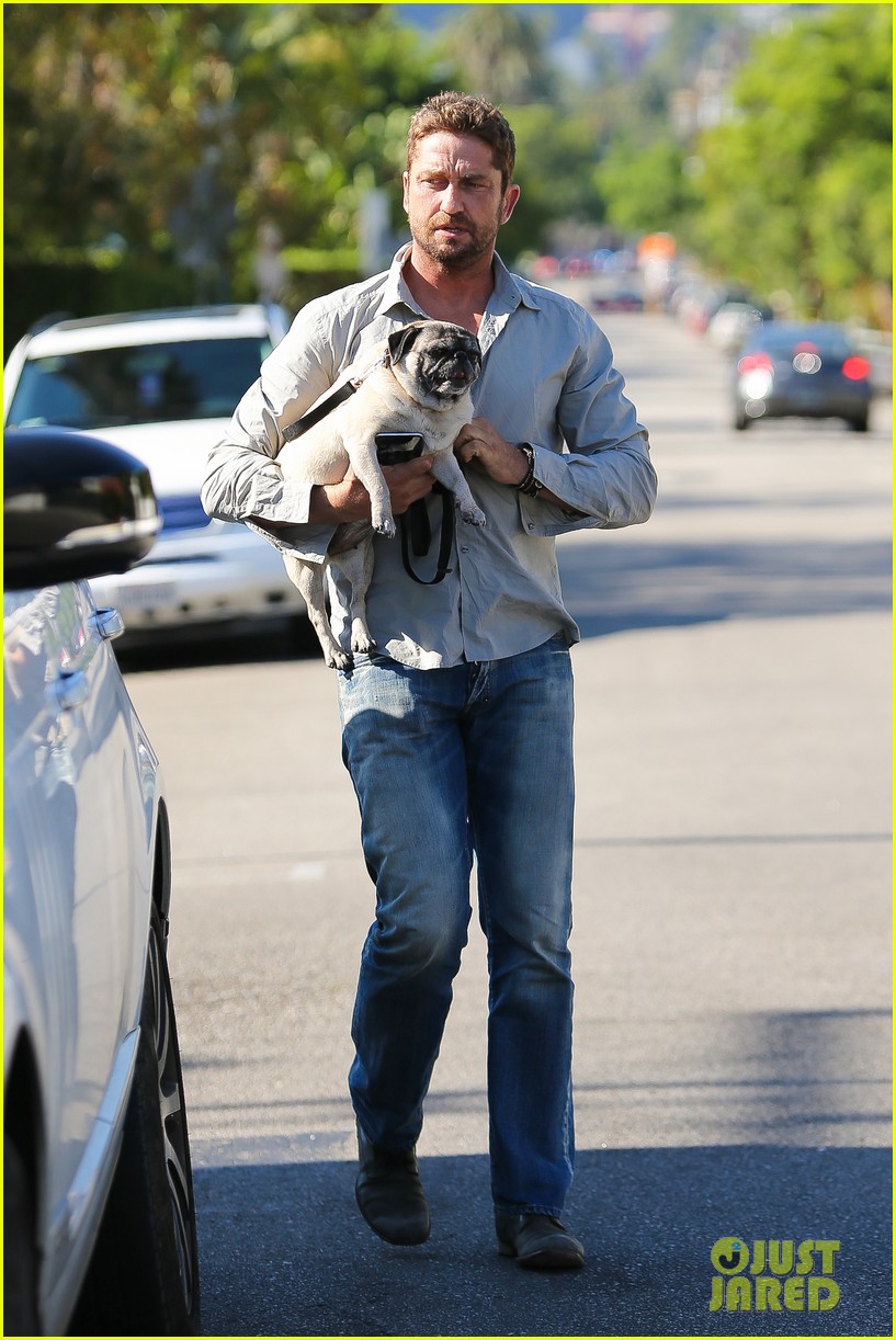 Gerard Butler Takes His Cute Dog Lolita For a Walk: Photo 3423105 ...