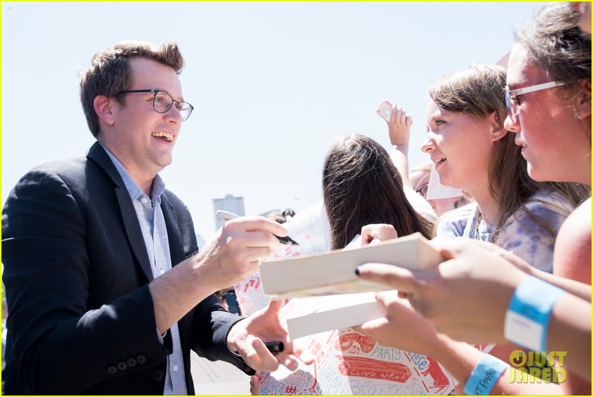 Cara Delevingne Drops Sick Beatboxing Skills On 'Tonight Show' - Watch ...