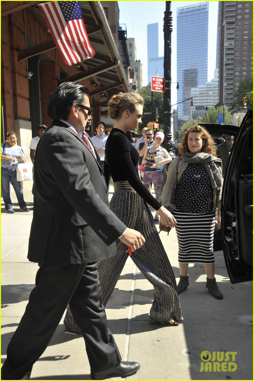 Cara Delevingne Drops Sick Beatboxing Skills On 'Tonight Show' - Watch ...