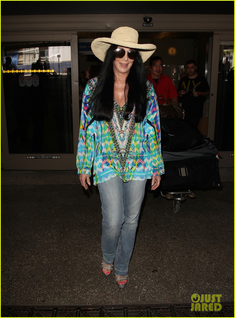 Cher Steps Out Looking Healthy After Bogus 'Dying' Rumors: Photo ...