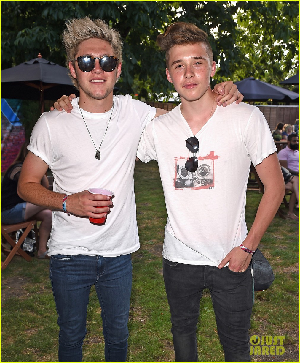 David & Victoria Beckham Celebrate 16-Year Anniversary: Photo 3408913 ...